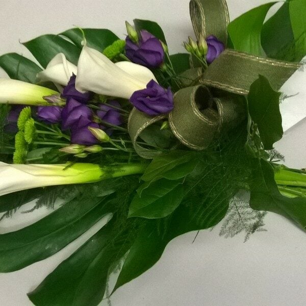 210 Calla-Eustoma-Krysanteemi | Da-Pu Hautaustoimisto Oulu